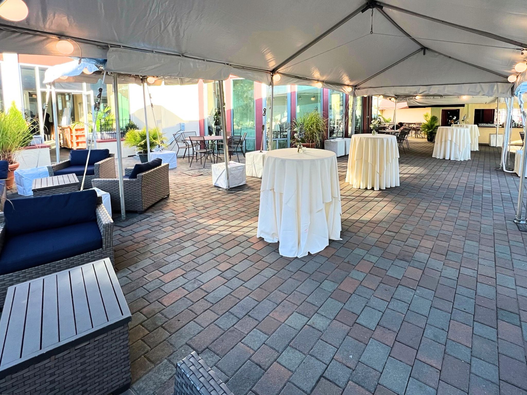 Expanding Venues' Space with Outdoor Tents for Winter Events - Cabaret ...
